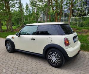 Balts MINI Cooper 2009 Šauļi, ar dzinēja tilpumu 1.60 L un nobraukumu 200 tūkst. km par 2750 €, foto 5 vietnē AUTOMOTO.COM.LV