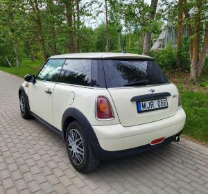 Balts MINI Cooper 2009 Šauļi, ar dzinēja tilpumu 1.60 L un nobraukumu 200 tūkst. km par 2750 €, foto 6 vietnē AUTOMOTO.COM.LV