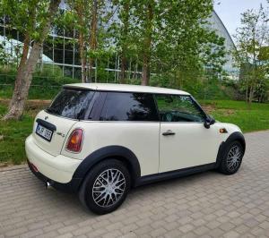 Balts MINI Cooper 2009 Šauļi, ar dzinēja tilpumu 1.60 L un nobraukumu 200 tūkst. km par 2750 €, foto 14 vietnē AUTOMOTO.COM.LV