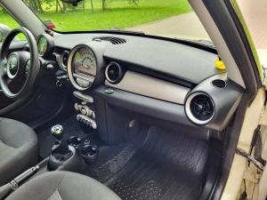 Balts MINI Cooper 2009 Šauļi, ar dzinēja tilpumu 1.60 L un nobraukumu 200 tūkst. km par 2750 €, foto 16 vietnē AUTOMOTO.COM.LV