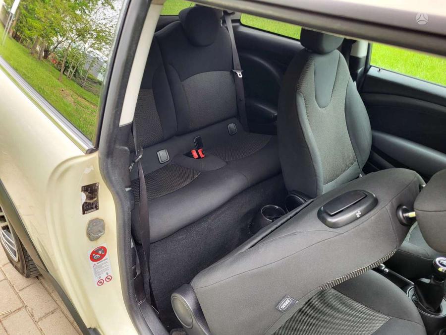 Balts MINI Cooper 2009 Šauļi, ar dzinēja tilpumu 1.60 L un nobraukumu 200 tūkst. km par 2750 €, foto 19 vietnē AUTOMOTO.COM.LV
