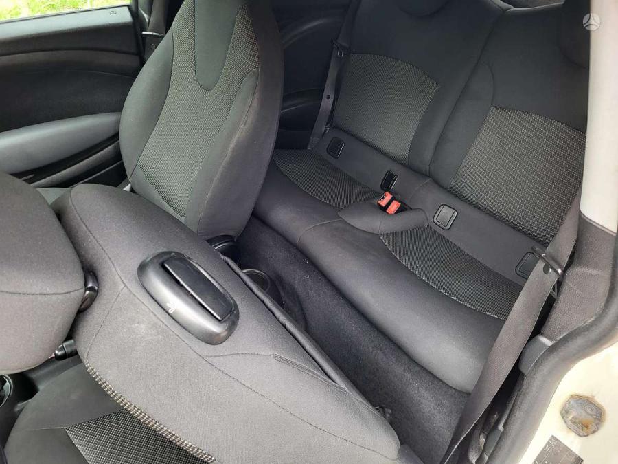 Balts MINI Cooper 2009 Šauļi, ar dzinēja tilpumu 1.60 L un nobraukumu 200 tūkst. km par 2750 €, foto 23 vietnē AUTOMOTO.COM.LV