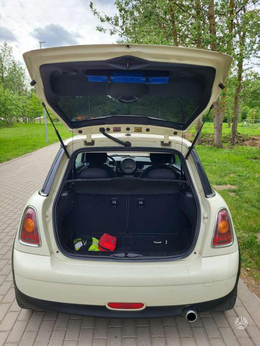 Balts MINI Cooper 2009 Šauļi, ar dzinēja tilpumu 1.60 L un nobraukumu 200 tūkst. km par 2750 €, foto 25 vietnē AUTOMOTO.COM.LV