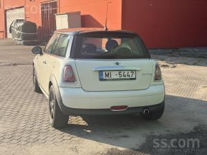 White MINI Cooper 2010 in Riga, with an engine capacity of 1.60 L and mileage of 212 thousand km for 4500 €, photo 4 on AUTOMOTO.COM.LV