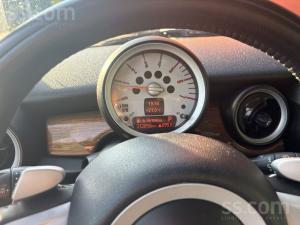 White MINI Cooper 2010 in Riga, with an engine capacity of 1.60 L and mileage of 212 thousand km for 4500 €, photo 7 on AUTOMOTO.COM.LV