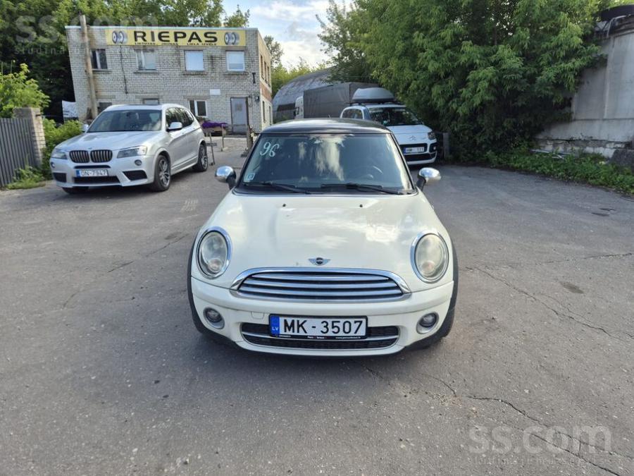 Balts MINI Cooper 2010 Rīga, ar dzinēja tilpumu 1.60 L un nobraukumu 246 tūkst. km par 3890 €, foto 4 vietnē AUTOMOTO.COM.LV