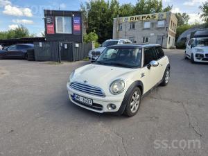 Белый Мини Купер 2010 в Рига, объемом двигателя 1.60 л и пробегом 246 тыс. км за 3890 €, фото  на AUTOMOTO.COM.LV