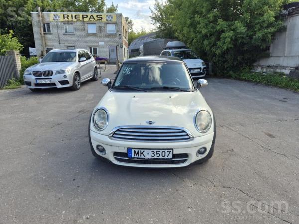 Balts MINI Cooper 2010 Rīga, ar dzinēja tilpumu 1.60 L un nobraukumu 246 tūkst. km par 3890 €, foto 3 vietnē AUTOMOTO.COM.LV