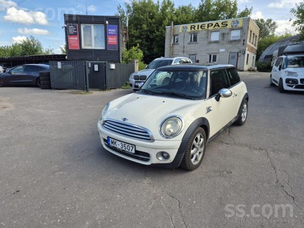 Balts MINI Cooper 2010 Rīga, ar dzinēja tilpumu 1.60 L un nobraukumu 246 tūkst. km par 3890 €, foto 4 vietnē AUTOMOTO.COM.LV