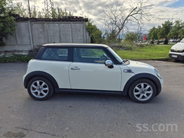 Balts MINI Cooper 2010 Rīga, ar dzinēja tilpumu 1.60 L un nobraukumu 246 tūkst. km par 3890 €, foto 5 vietnē AUTOMOTO.COM.LV