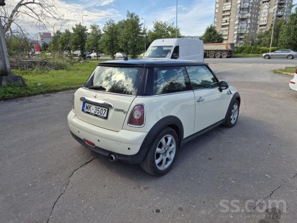 Balts MINI Cooper 2010 Rīga, ar dzinēja tilpumu 1.60 L un nobraukumu 246 tūkst. km par 3890 €, foto 6 vietnē AUTOMOTO.COM.LV