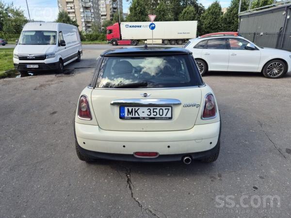 Balts MINI Cooper 2010 Rīga, ar dzinēja tilpumu 1.60 L un nobraukumu 246 tūkst. km par 3890 €, foto 7 vietnē AUTOMOTO.COM.LV
