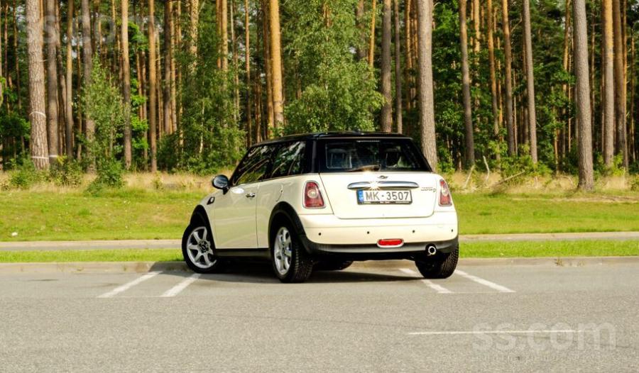 Белый Мини Купер 2010 в Рига, объемом двигателя 1.60 л и пробегом 246 тыс. км за 3890 €, фото 9 на AUTOMOTO.COM.LV