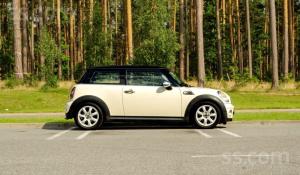 Balts MINI Cooper 2010 Rīga, ar dzinēja tilpumu 1.60 L un nobraukumu 246 tūkst. km par 2990 €, foto 10 vietnē AUTOMOTO.COM.LV