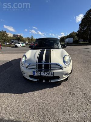 White MINI Cooper 2011 in Riga, with an engine capacity of 1.60 L and mileage of 180 thousand km for 4499 €, photo 6 on AUTOMOTO.COM.LV