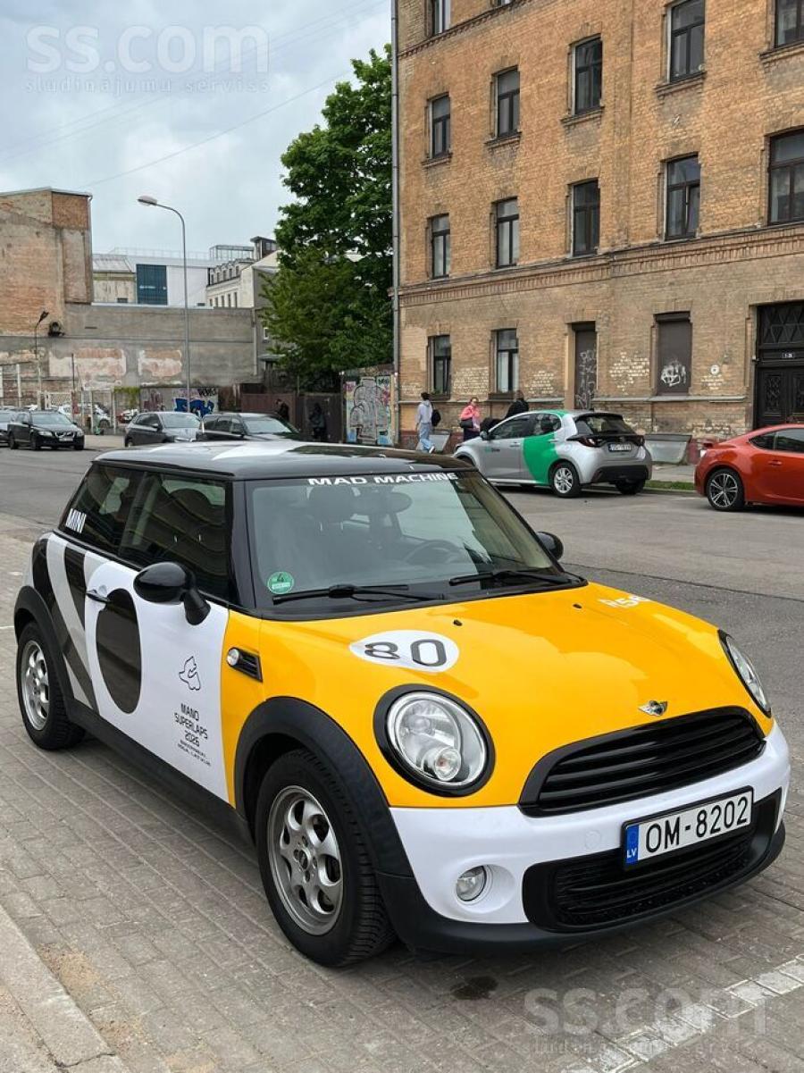White MINI Cooper 2012 in Riga, with an engine capacity of 1.60 L and mileage of 183 thousand km for 3700 €, photo 1 on AUTOMOTO.COM.LV