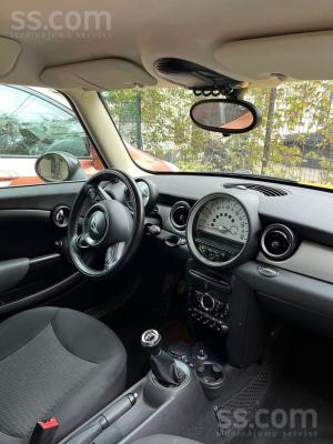 White MINI Cooper 2012 in Riga, with an engine capacity of 1.60 L and mileage of 183 thousand km for 3700 €, photo 11 on AUTOMOTO.COM.LV