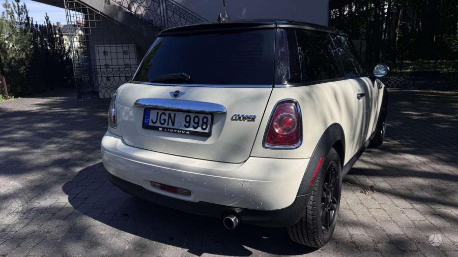 Balts MINI Cooper 2012 Viļņa, ar dzinēja tilpumu 1.60 L un nobraukumu 166 tūkst. km par 4900 €, foto 4 vietnē AUTOMOTO.COM.LV