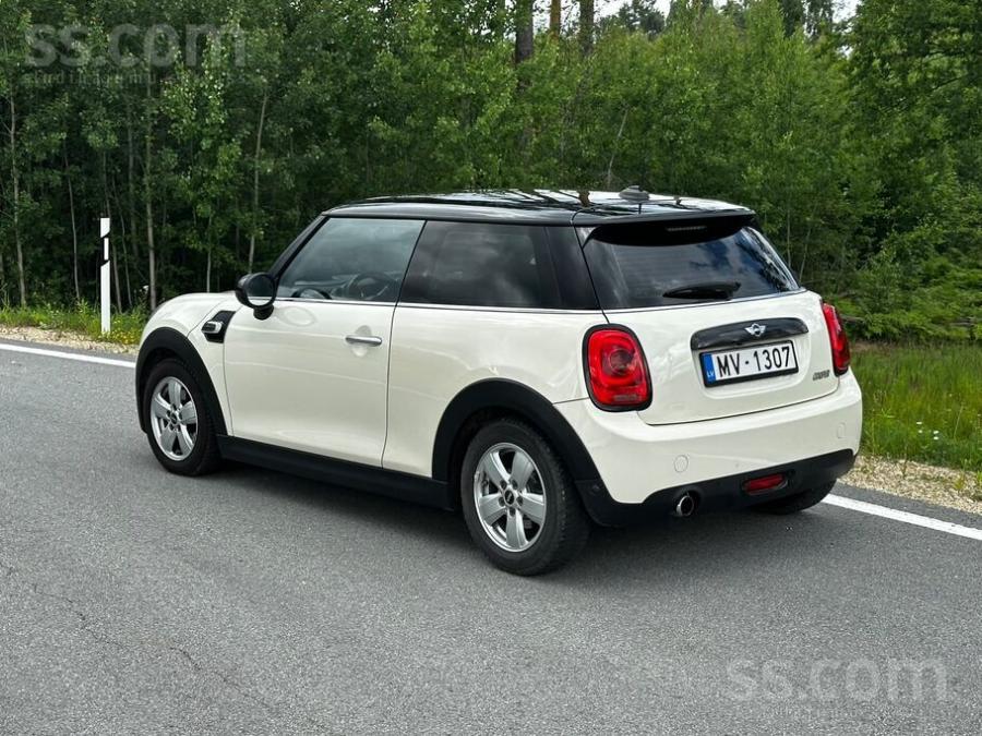 White MINI Cooper 2015 in Riga, with an engine capacity of 1.50 L and mileage of 87 thousand km for 9950 €, photo 5 on AUTOMOTO.COM.LV