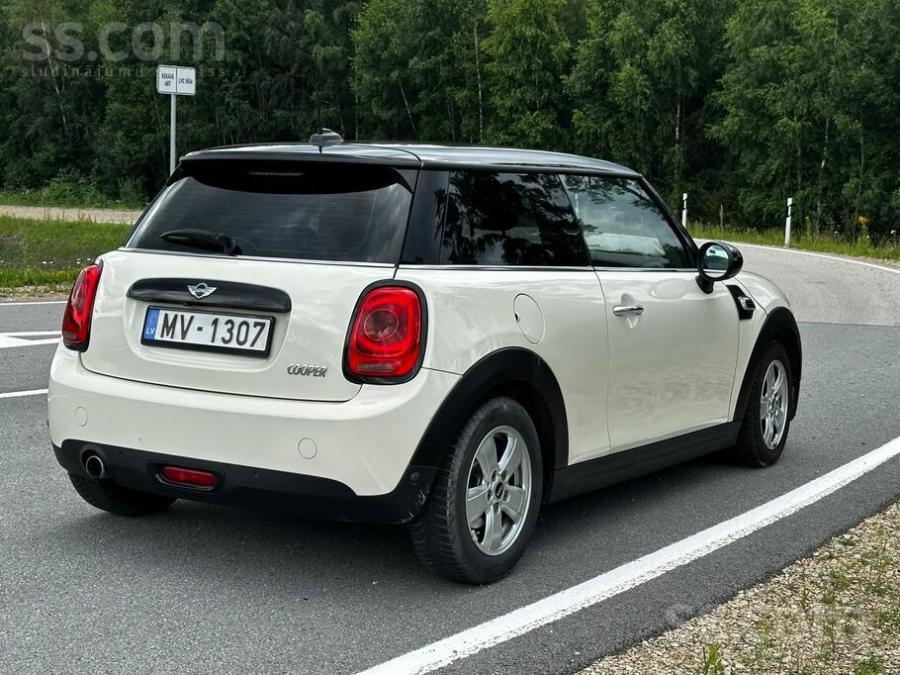 White MINI Cooper 2015 in Riga, with an engine capacity of 1.50 L and mileage of 87 thousand km for 9950 €, photo 6 on AUTOMOTO.COM.LV