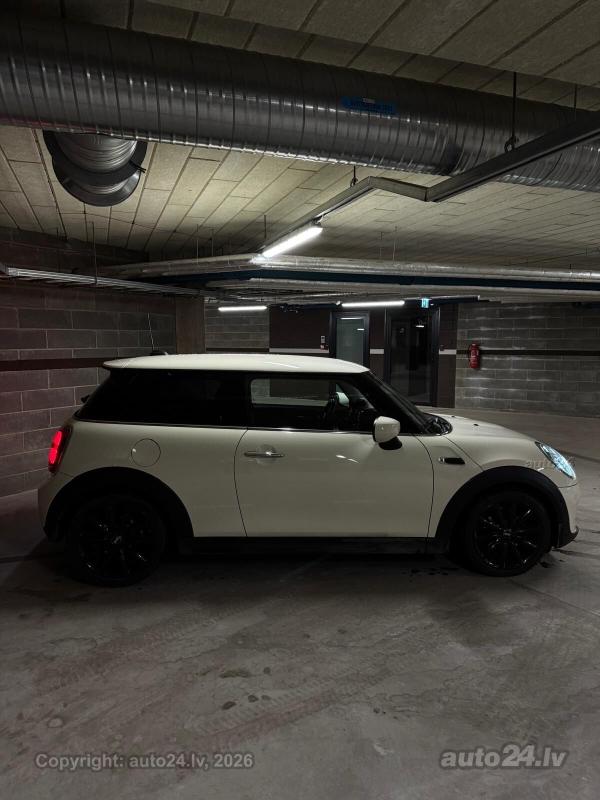White MINI Cooper 2020 in Tallinn, with an engine capacity of 1.50 L and mileage of 53 thousand km for 18900 €, photo 3 on AUTOMOTO.COM.LV
