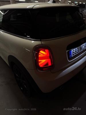 Balts MINI Cooper 2020 Tallina, ar dzinēja tilpumu 1.50 L un nobraukumu 53 tūkst. km par 18900 €, foto 4 vietnē AUTOMOTO.COM.LV