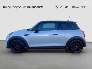White MINI Cooper 2021 in Kaunas, with an engine capacity of 1.50 L and mileage of 40 thousand km for 24677 €, photo 3 on AUTOMOTO.COM.LV