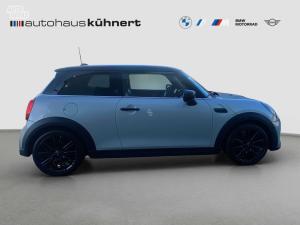 White MINI Cooper 2021 in Kaunas, with an engine capacity of 1.50 L and mileage of 40 thousand km for 24677 €, photo 7 on AUTOMOTO.COM.LV