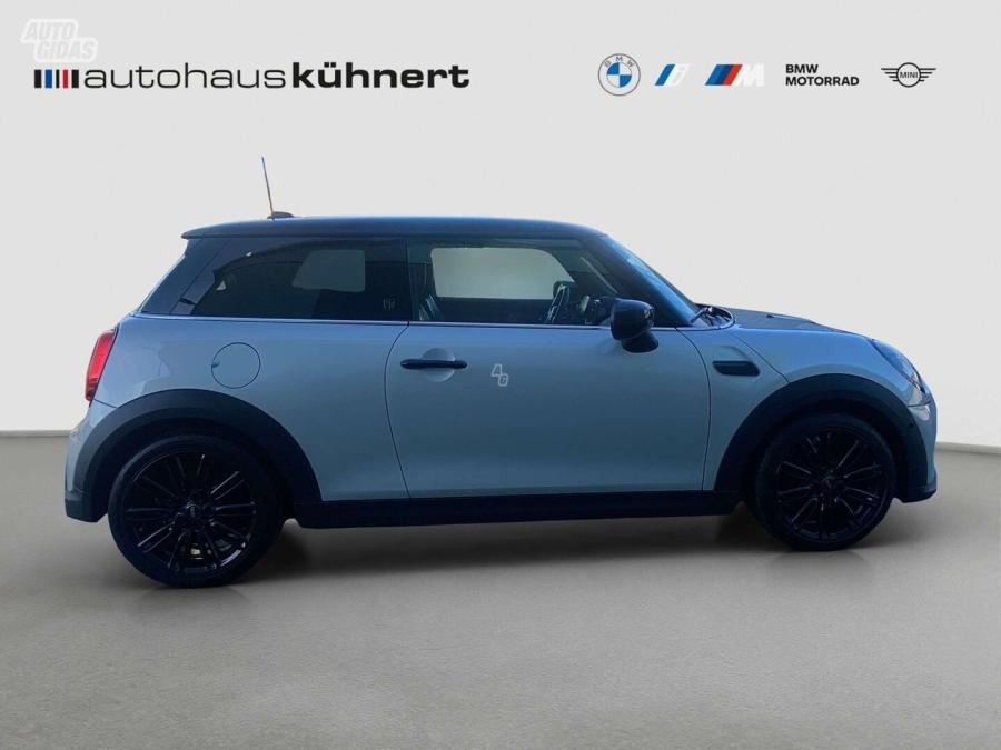 White MINI Cooper 2021 in Kaunas, with an engine capacity of 1.50 L and mileage of 40 thousand km for 24677 €, photo 7 on AUTOMOTO.COM.LV