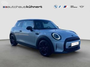 White MINI Cooper 2021 in Kaunas, with an engine capacity of 1.50 L and mileage of 40 thousand km for 24677 €, photo 8 on AUTOMOTO.COM.LV