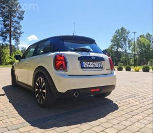 White MINI Cooper 2020 in Riga, with an engine capacity of 1.50 L and mileage of 122 thousand km for 12699 €, photo 14 on AUTOMOTO.COM.LV