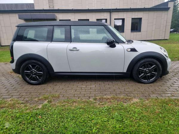 White MINI Cooper 2011 in Taurage, with an engine capacity of 1.60 L and mileage of 254 thousand km for 3700 €, photo 5 on AUTOMOTO.COM.LV