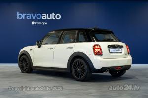 White MINI Cooper 2019 in Tallinn, with an engine capacity of 1.50 L and mileage of 58 thousand km for 17900 €, photo 5 on AUTOMOTO.COM.LV