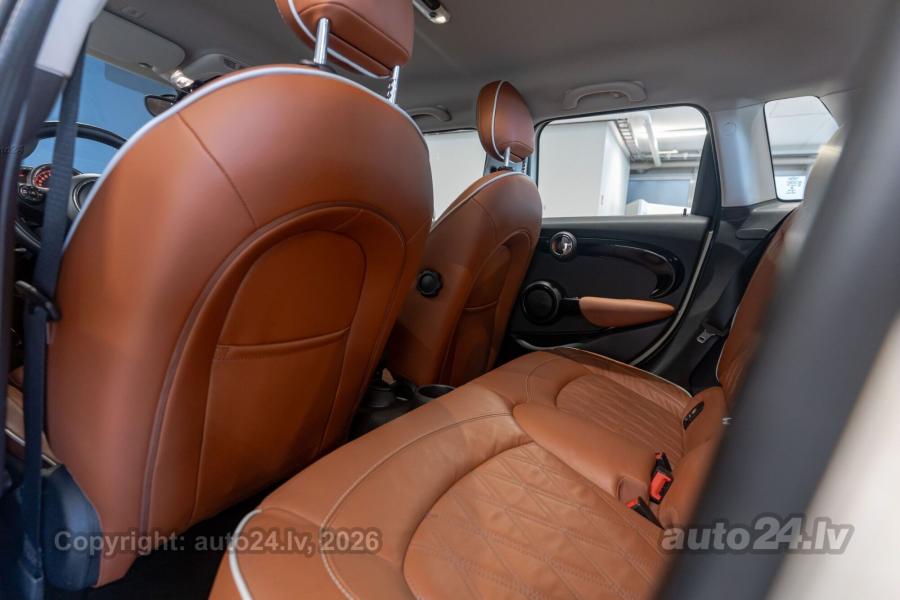 White MINI Cooper 2019 in Tallinn, with an engine capacity of 1.50 L and mileage of 58 thousand km for 17900 €, photo 10 on AUTOMOTO.COM.LV