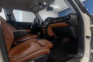White MINI Cooper 2019 in Tallinn, with an engine capacity of 1.50 L and mileage of 58 thousand km for 17900 €, photo 12 on AUTOMOTO.COM.LV