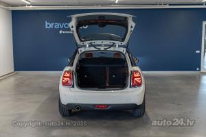White MINI Cooper 2019 in Tallinn, with an engine capacity of 1.50 L and mileage of 58 thousand km for 17900 €, photo 13 on AUTOMOTO.COM.LV