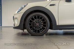 White MINI Cooper 2019 in Tallinn, with an engine capacity of 1.50 L and mileage of 58 thousand km for 17900 €, photo 14 on AUTOMOTO.COM.LV