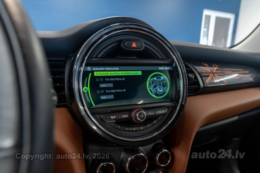 White MINI Cooper 2019 in Tallinn, with an engine capacity of 1.50 L and mileage of 58 thousand km for 17900 €, photo 20 on AUTOMOTO.COM.LV