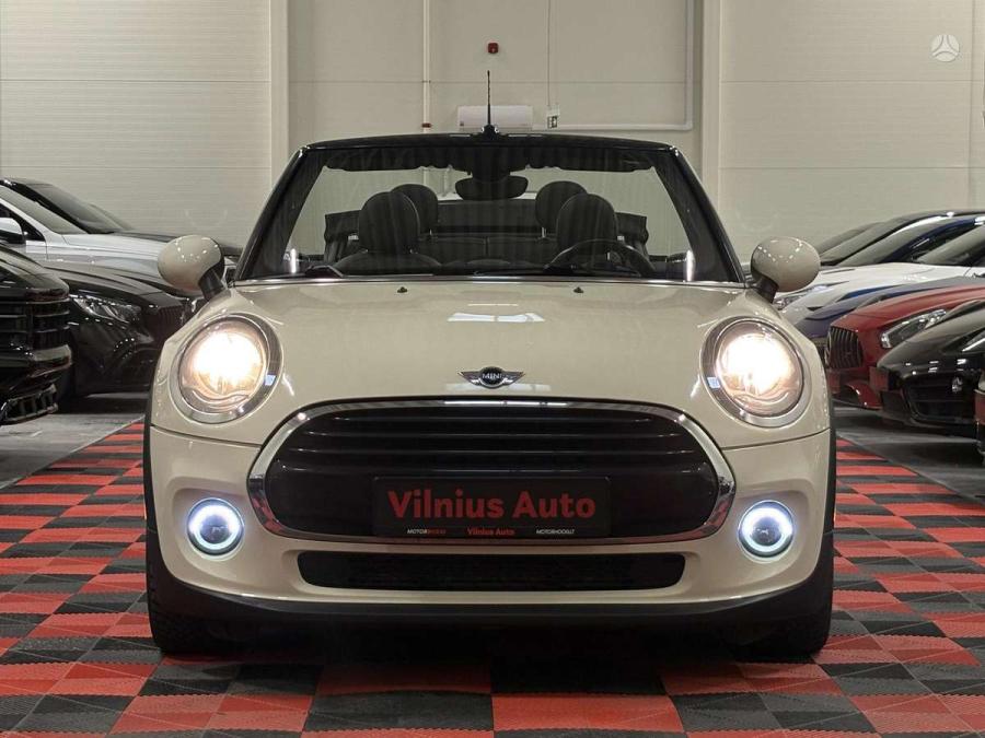 Yellow MINI Cooper 2017 in Vilnius, with an engine capacity of 1.50 L and mileage of 113 thousand km for 10490 €, photo 3 on AUTOMOTO.COM.LV