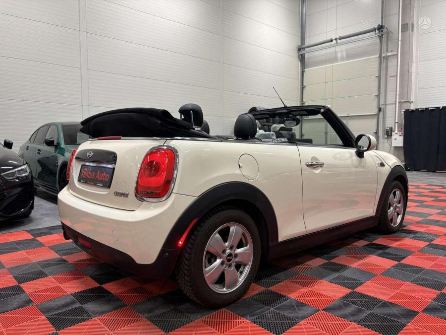 Yellow MINI Cooper 2017 in Vilnius, with an engine capacity of 1.50 L and mileage of 113 thousand km for 10490 €, photo 5 on AUTOMOTO.COM.LV