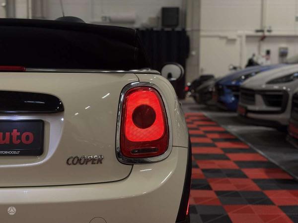 Yellow MINI Cooper 2017 in Vilnius, with an engine capacity of 1.50 L and mileage of 113 thousand km for 10490 €, photo 9 on AUTOMOTO.COM.LV