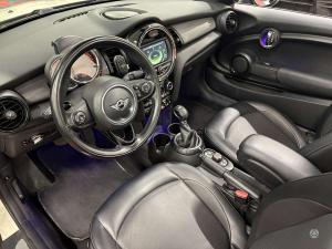 Yellow MINI Cooper 2017 in Vilnius, with an engine capacity of 1.50 L and mileage of 113 thousand km for 10490 €, photo 11 on AUTOMOTO.COM.LV