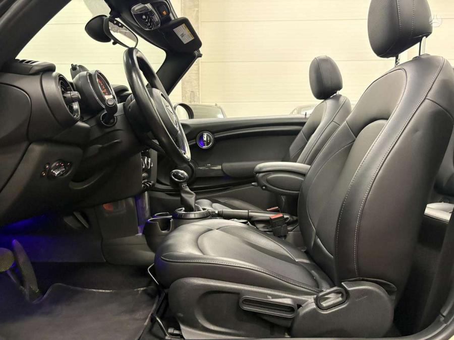 Yellow MINI Cooper 2017 in Vilnius, with an engine capacity of 1.50 L and mileage of 113 thousand km for 10490 €, photo 13 on AUTOMOTO.COM.LV