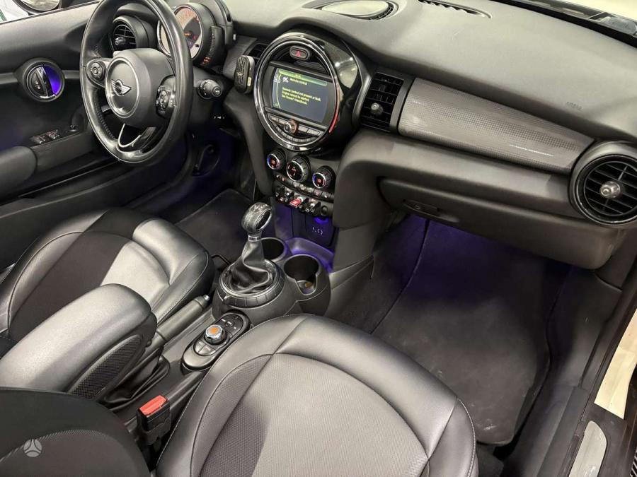 Yellow MINI Cooper 2017 in Vilnius, with an engine capacity of 1.50 L and mileage of 113 thousand km for 10490 €, photo 15 on AUTOMOTO.COM.LV