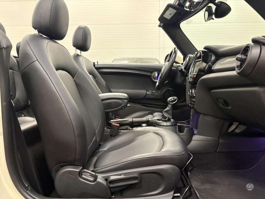 Yellow MINI Cooper 2017 in Vilnius, with an engine capacity of 1.50 L and mileage of 113 thousand km for 10490 €, photo 16 on AUTOMOTO.COM.LV
