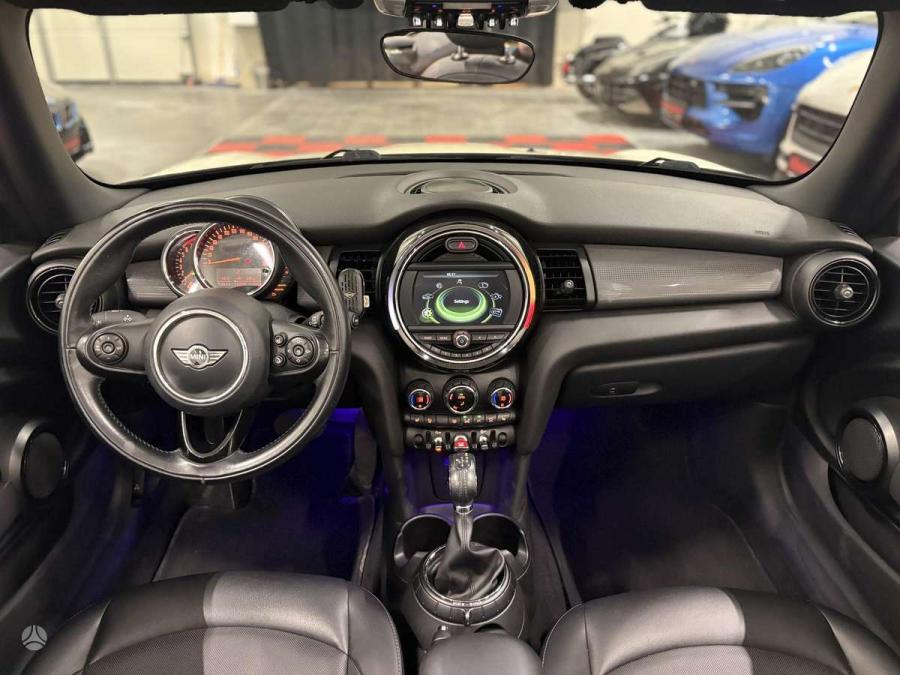 Yellow MINI Cooper 2017 in Vilnius, with an engine capacity of 1.50 L and mileage of 113 thousand km for 10490 €, photo 17 on AUTOMOTO.COM.LV