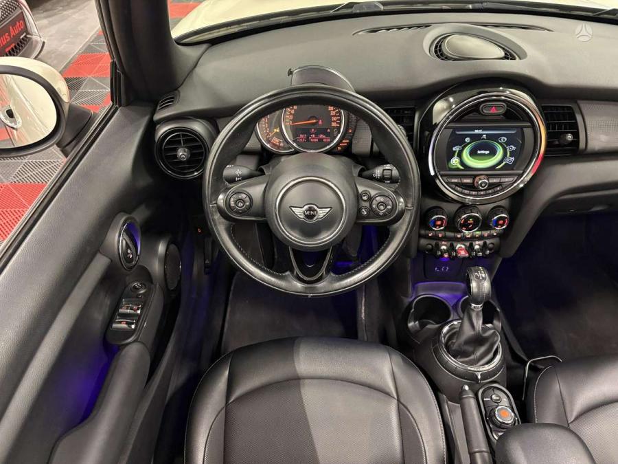Yellow MINI Cooper 2017 in Vilnius, with an engine capacity of 1.50 L and mileage of 113 thousand km for 10490 €, photo 18 on AUTOMOTO.COM.LV