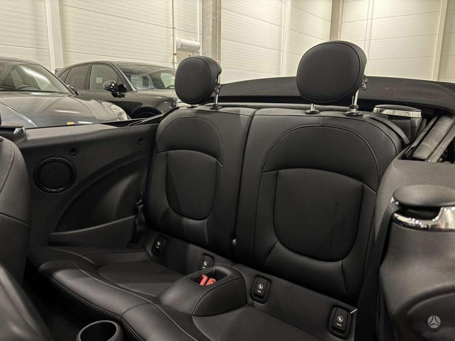 Yellow MINI Cooper 2017 in Vilnius, with an engine capacity of 1.50 L and mileage of 113 thousand km for 10490 €, photo 27 on AUTOMOTO.COM.LV