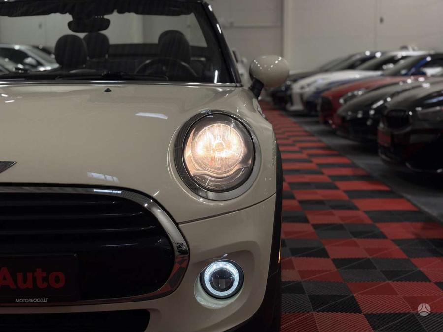 Yellow MINI Cooper 2017 in Vilnius, with an engine capacity of 1.50 L and mileage of 113 thousand km for 10490 €, photo 8 on AUTOMOTO.COM.LV