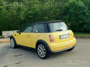 Yellow MINI Cooper 2002 in Riga, with an engine capacity of 1.60 L and mileage of 246 thousand km for 1350 €, photo 3 on AUTOMOTO.COM.LV